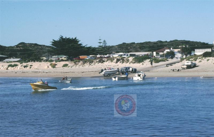 Town beach - Beach in Beachport Wattle Range SA - SLS Beachsafe