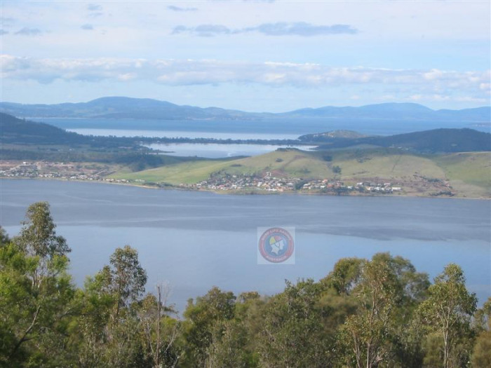 Tranmere Point (S) - Beach in Tranmere Clarence TAS - SLS Beachsafe
