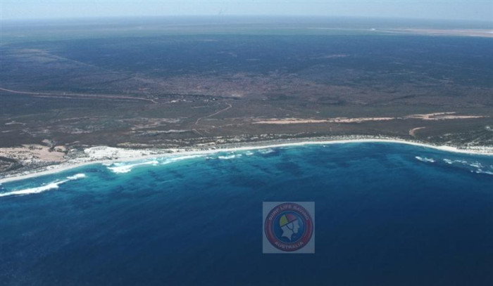Warroora - Beach in Coral Bay Carnarvon WA - SLS Beachsafe