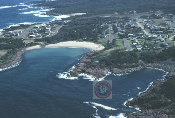 BOAT HARBOUR - Beach in Boat Harbour Port Stephens NSW - SLS Beachsafe