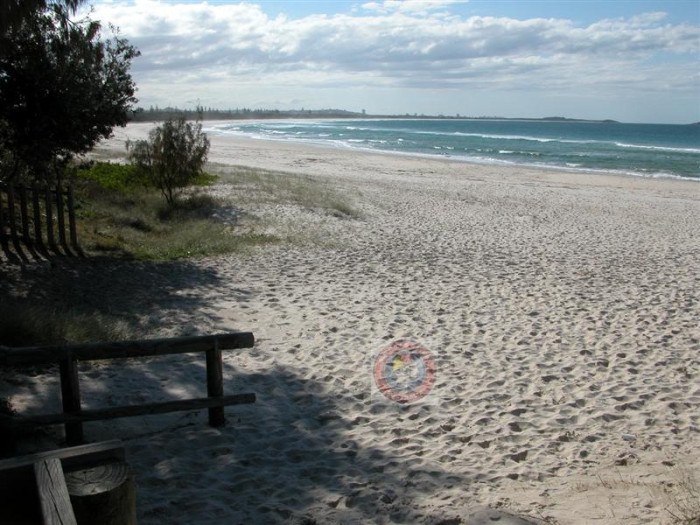 DREAMTIME/KINGSCLIFF/CUDGEN - Beach in Chinderah Tweed NSW - SLS Beachsafe