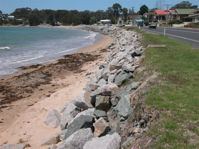 BATEHAVEN/CASEYS - Beach in Sunshine Bay Eurobodalla NSW - SLS Beachsafe