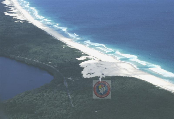 MUNGO - Beach in Mungo Brush Great Lakes NSW - SLS Beachsafe